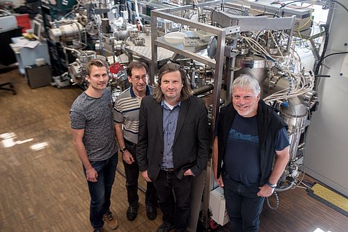 Noble metal-free catalyst system as active as platinum: RESOLV